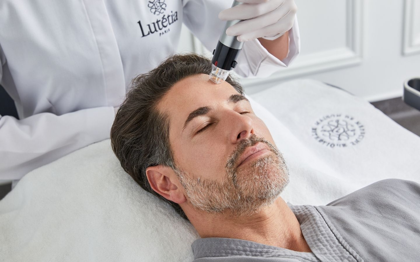 Le soin microneedling radiofréquence de Maison Lutétia